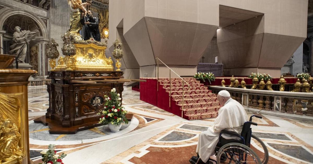 Pope blesses Maltese statue of St. Cajetan in Rome