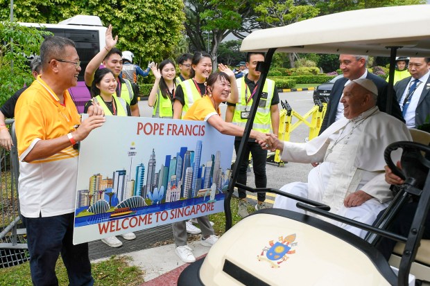 Pope leaves East Timor for Singapore, last stop of trip
