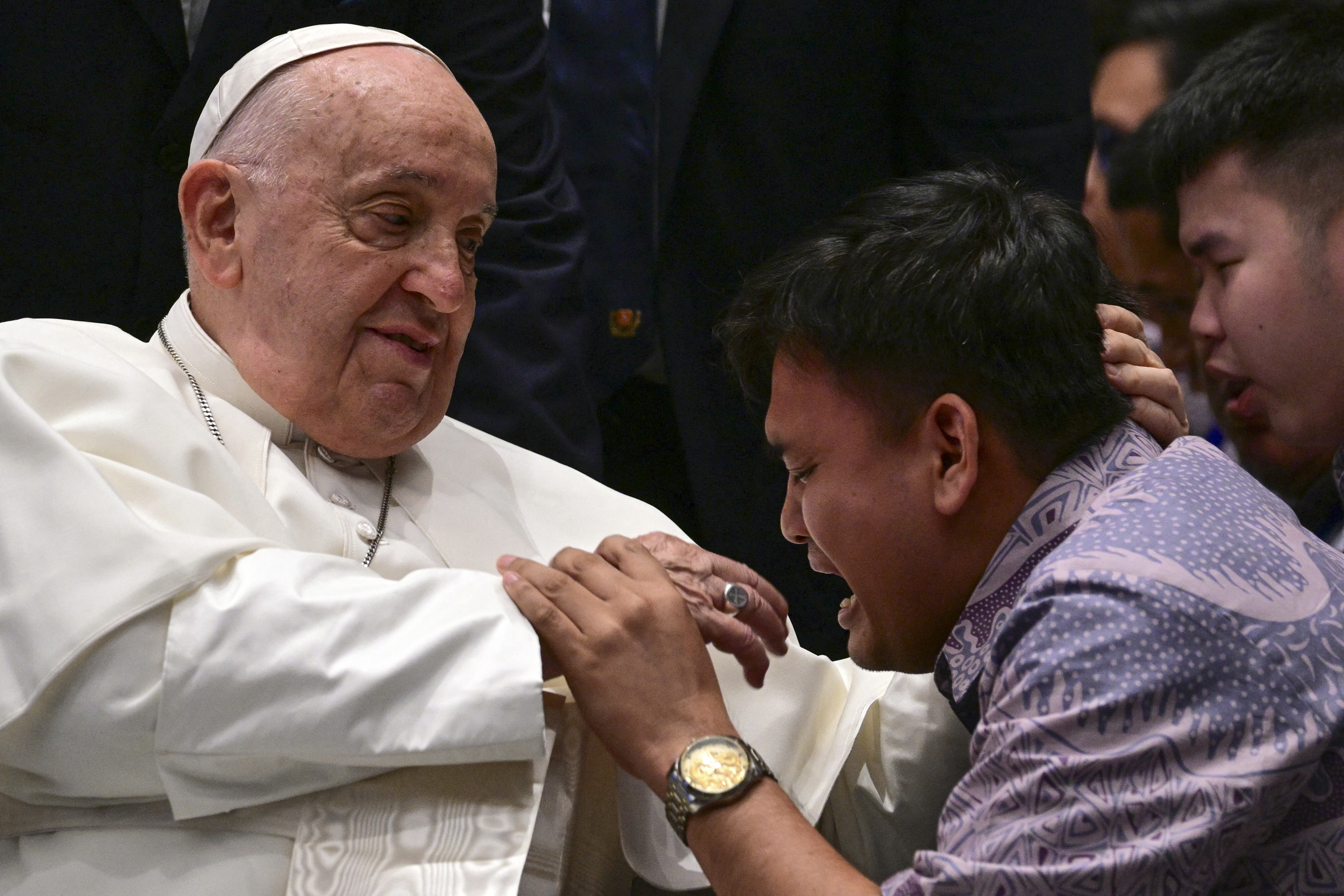 Pope meets with "treasures" of Church in Indonesia
