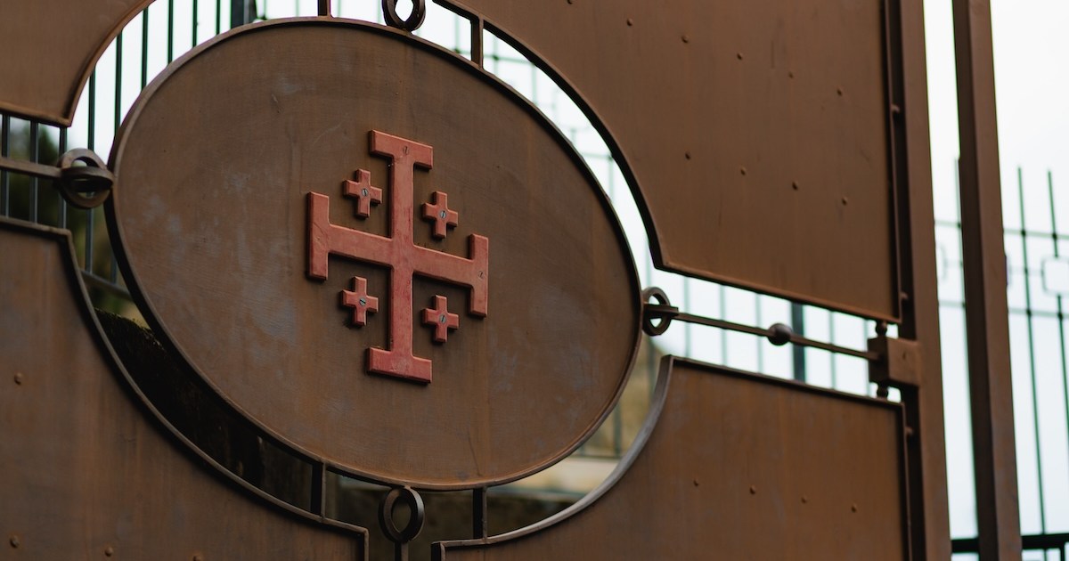 Catholic order clarifies meaning of Jerusalem Cross