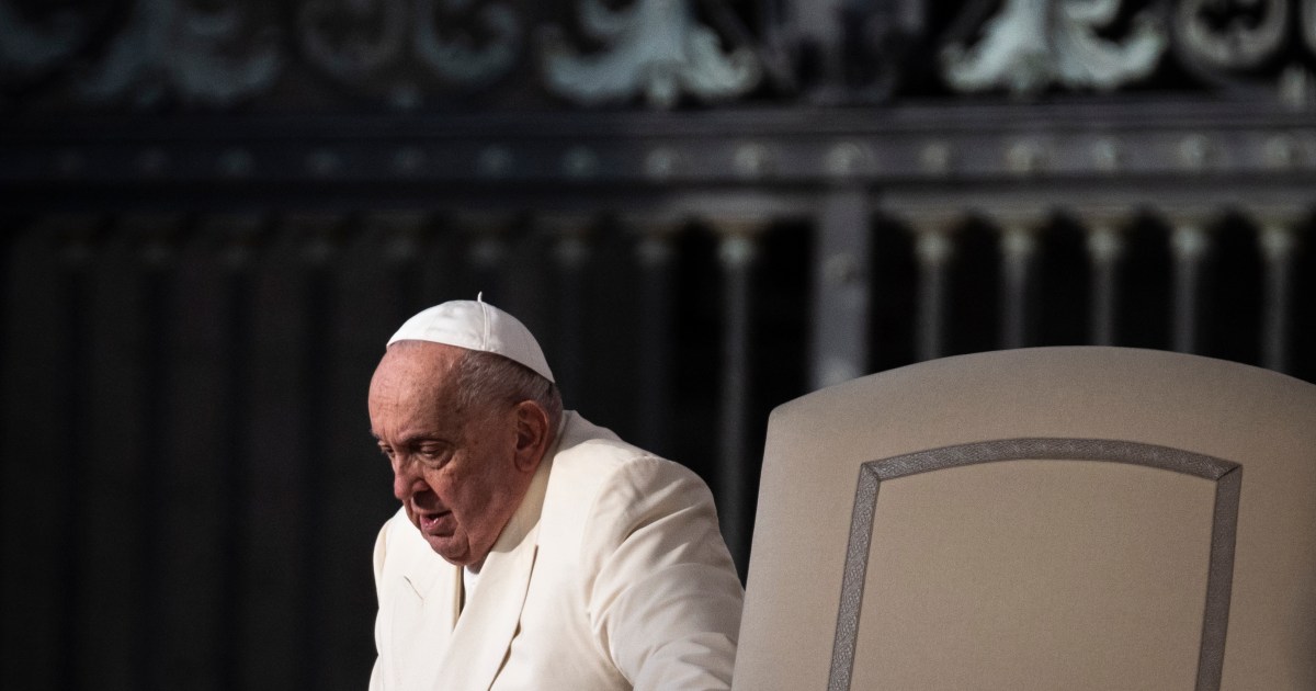 Freed Israeli hostages and relatives meet Pope Francis