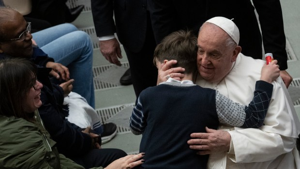 Make Christmas the time to rediscover wonder, Pope invites