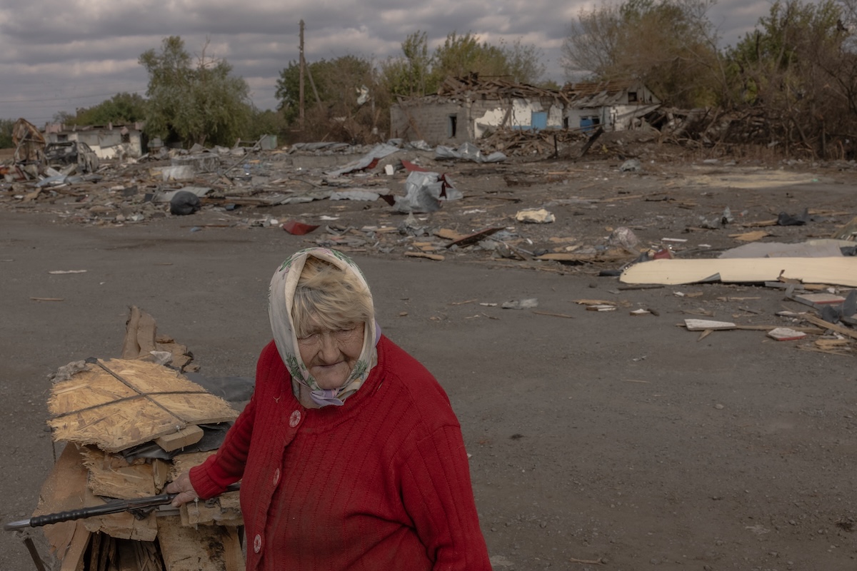 Pope sends warmth to Ukraine’s frozen cities