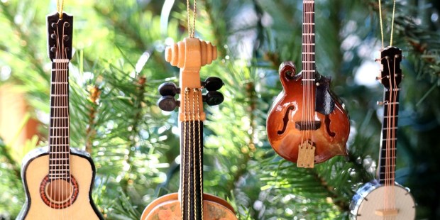 New bluegrass Christmas tunes from The Hillbilly Thomists