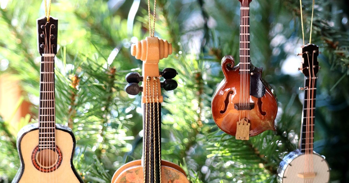 New bluegrass Christmas tunes from The Hillbilly Thomists