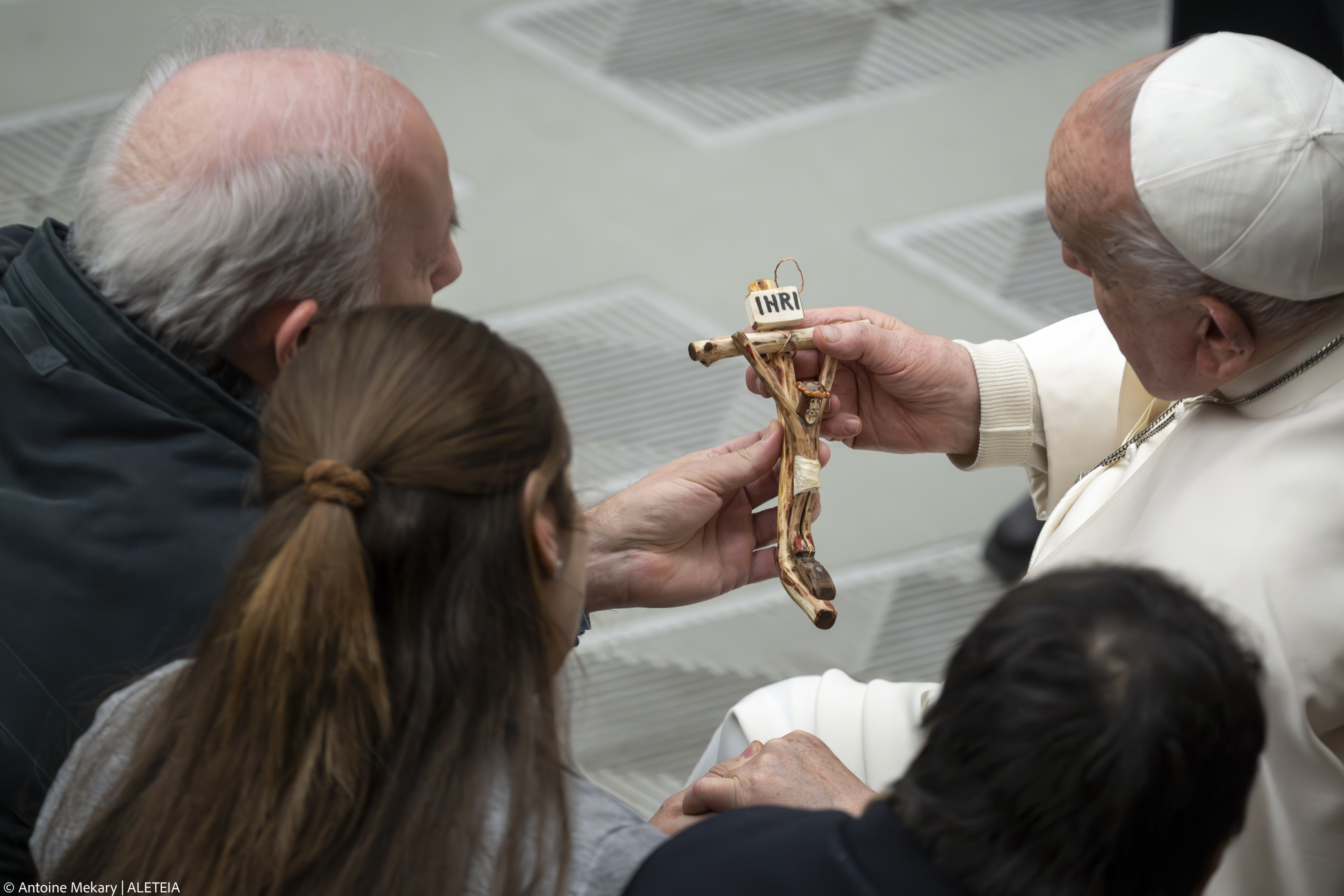 Pope backs boycotts of companies using child labor
