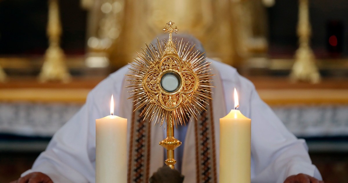 4 Carmelite saints draw us to the Eucharist