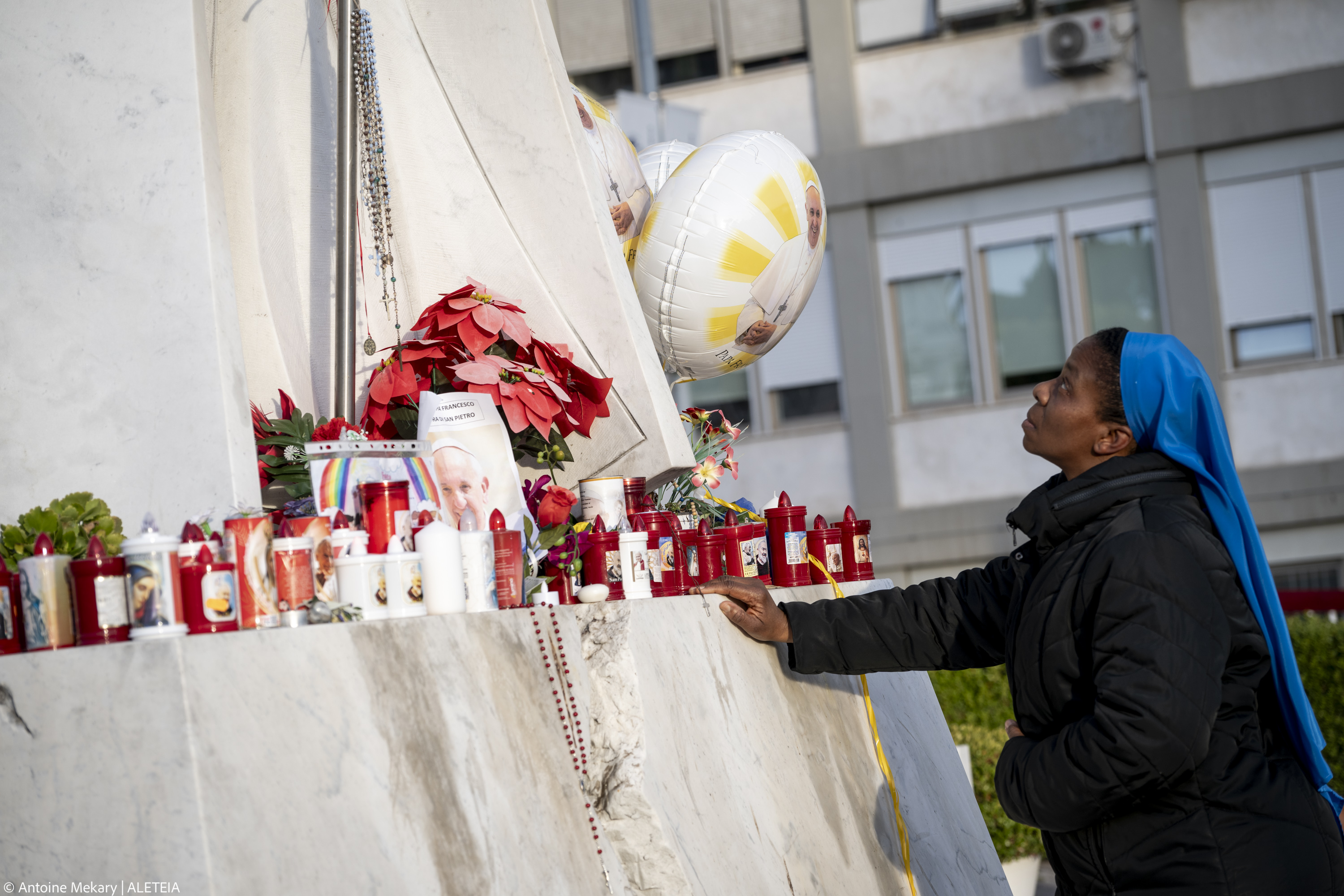 Sunday Pope update: Peaceful night, visit from Parolin