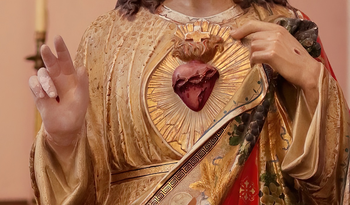 3 Sacramentals to deepen your devotion to the Sacred Heart