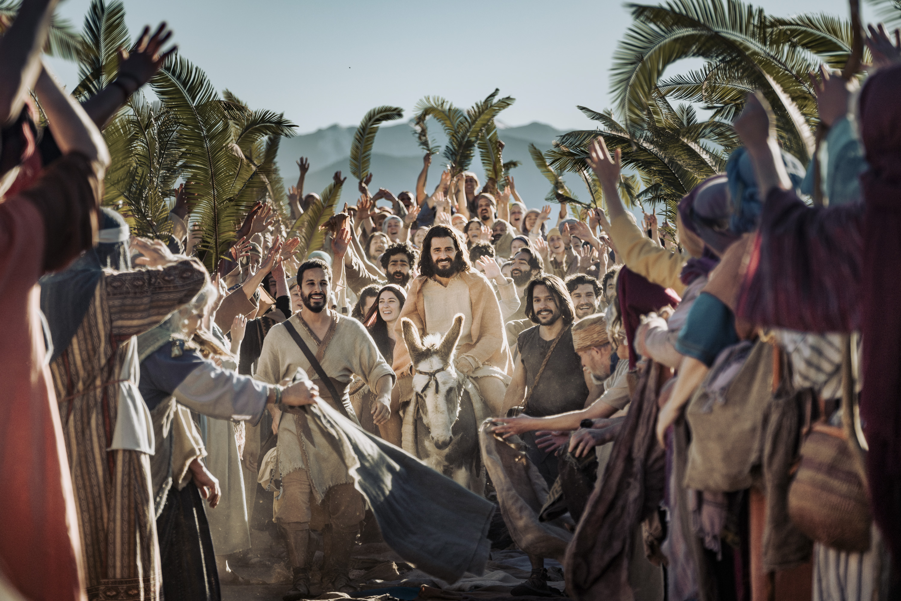 Holy Selfie: Jonathan Roumie meets Pope Leo at the Vatican