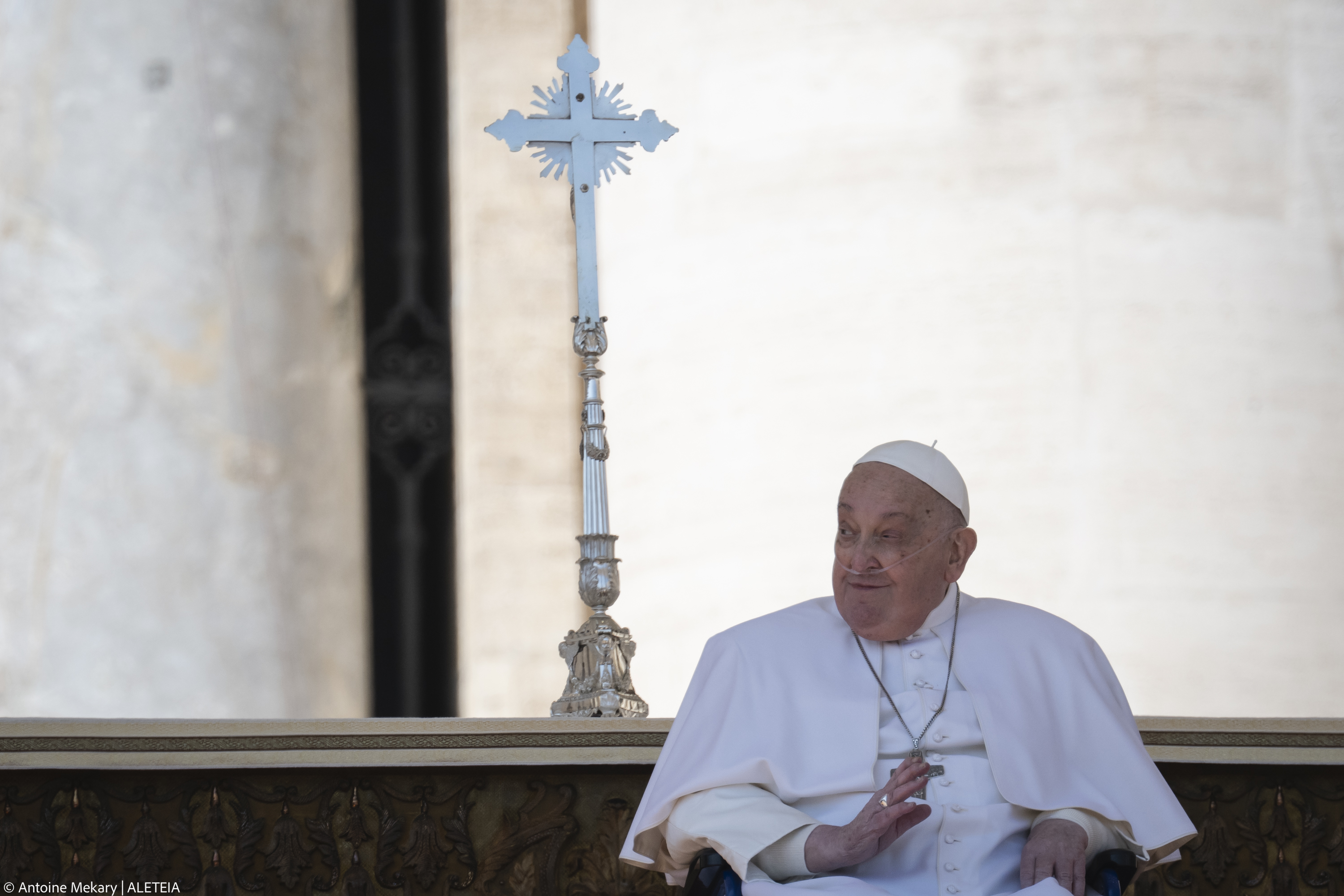 Pope to sick: We are in a school to learn to be loved