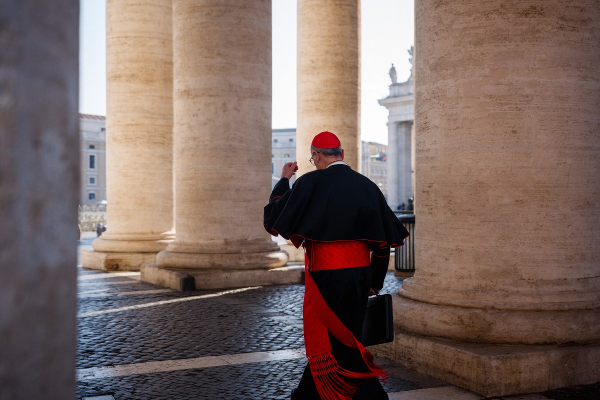 The beginning of the conclave, in seven detailed steps