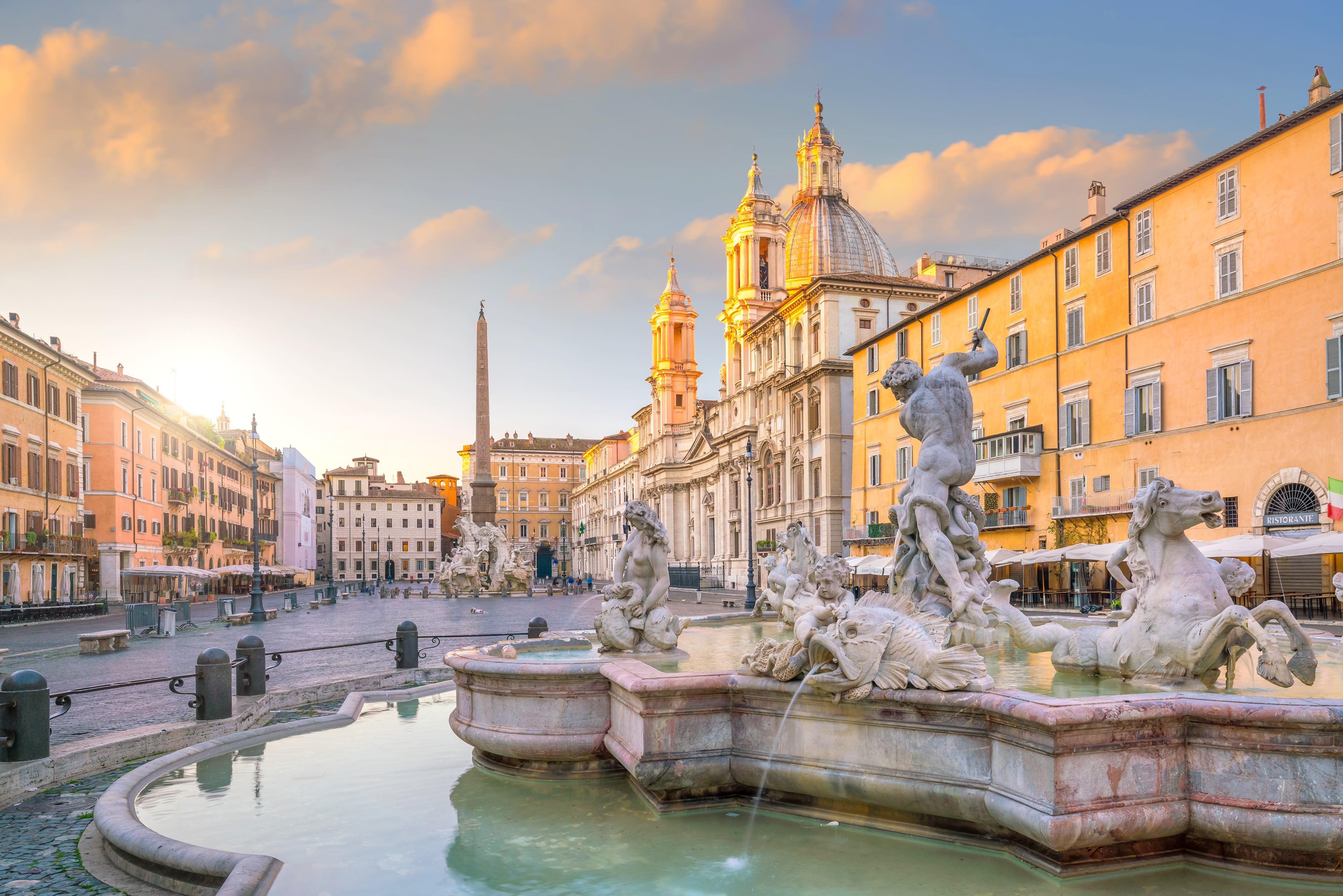 A Pope used to flood Piazza Navona to cool Rome