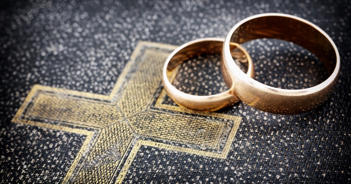 The ring and the cross of the sacrament of marriage