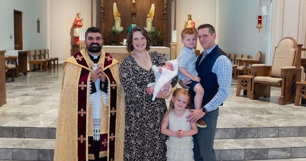 Women unite in hidden mission to pray for priests