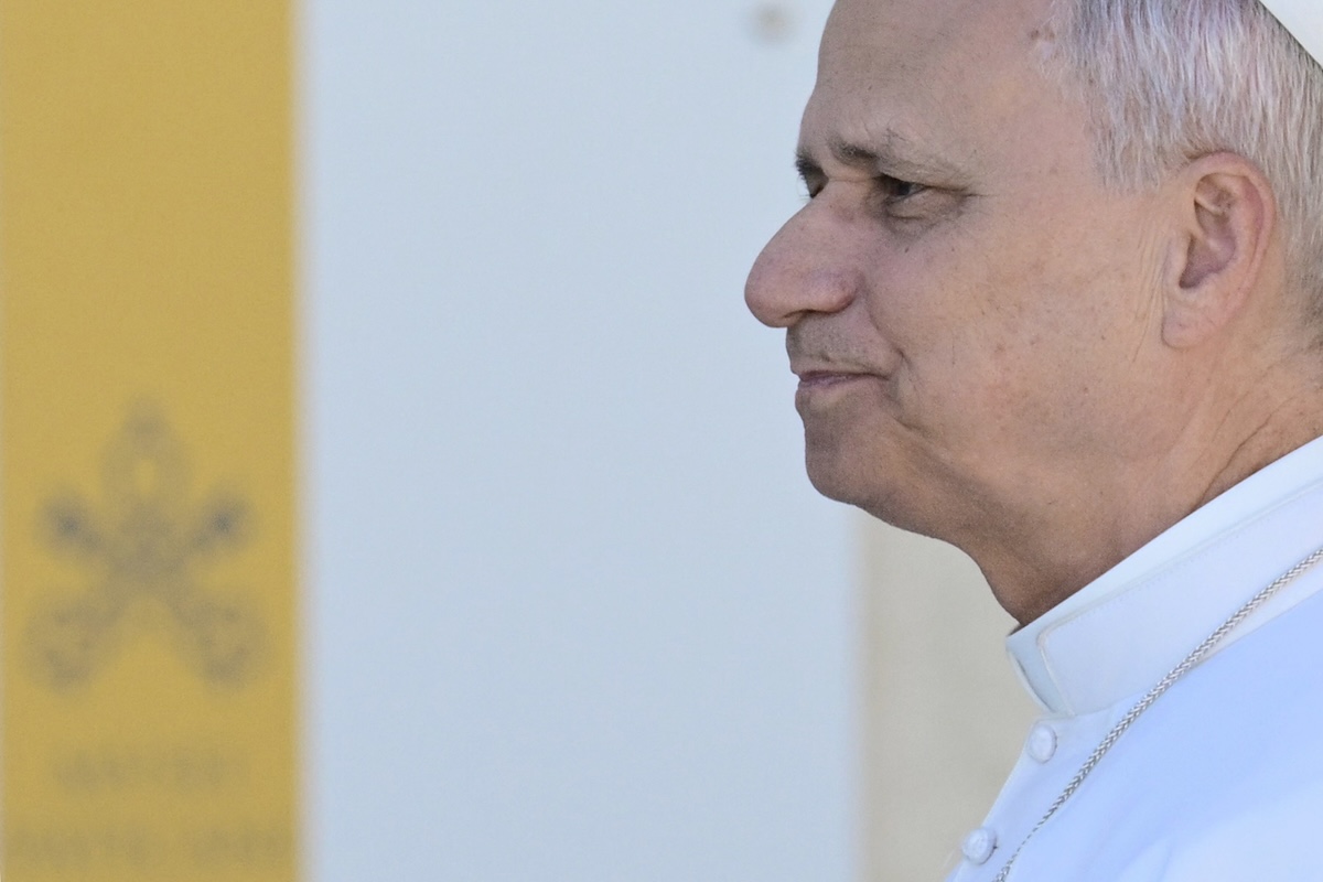Pope has “painful” but “calming” dialog with abuse victims