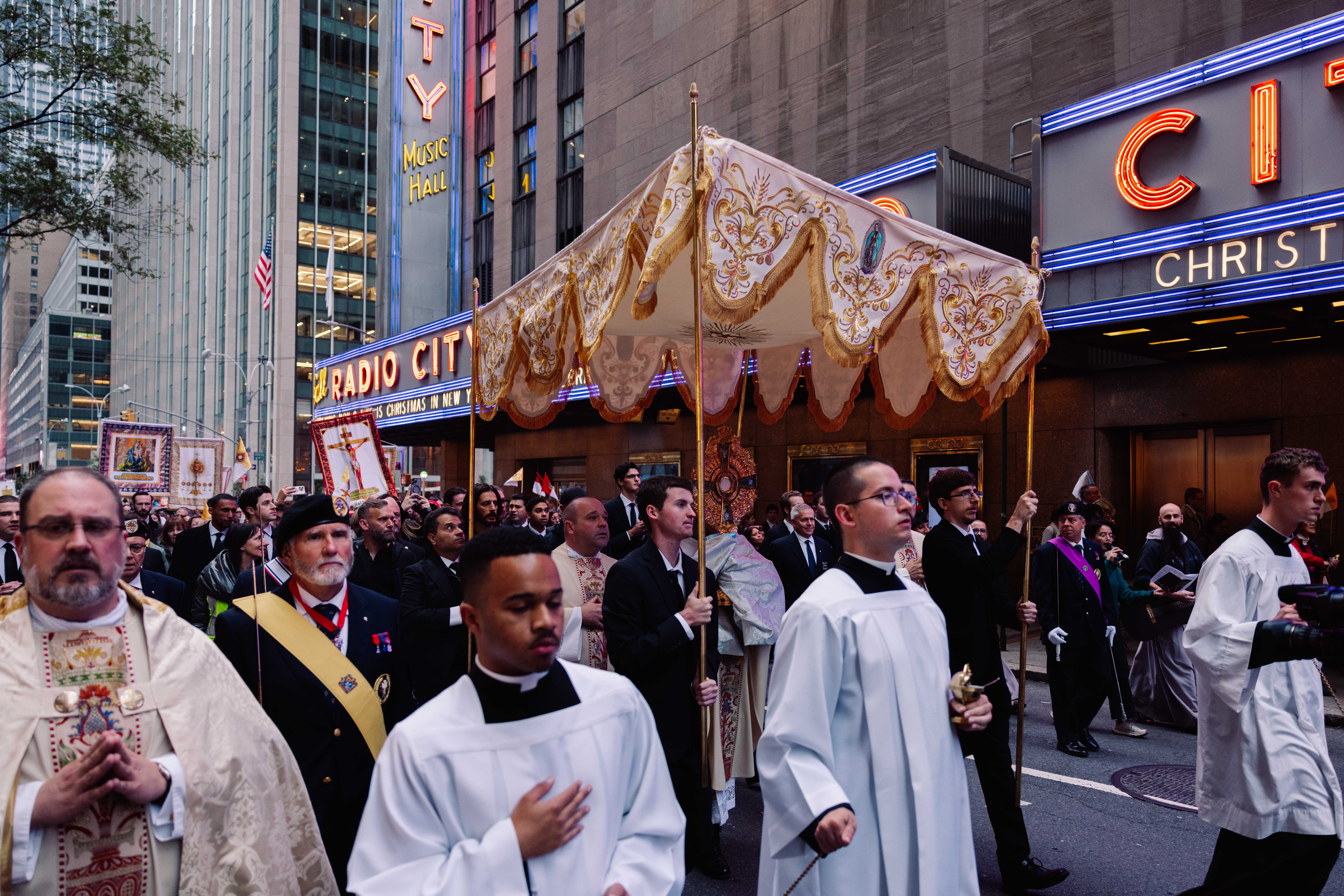 Eucharistic procession through NYC draws thousands