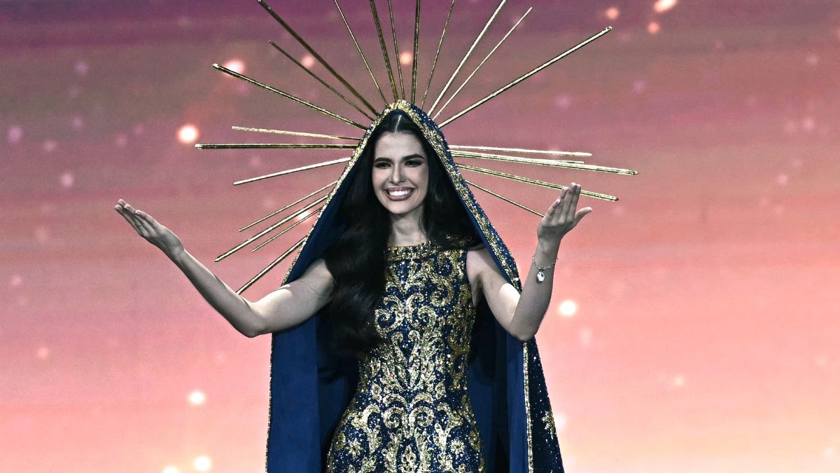 Miss Universe Brazil honors Virgin Mary with pageant costume