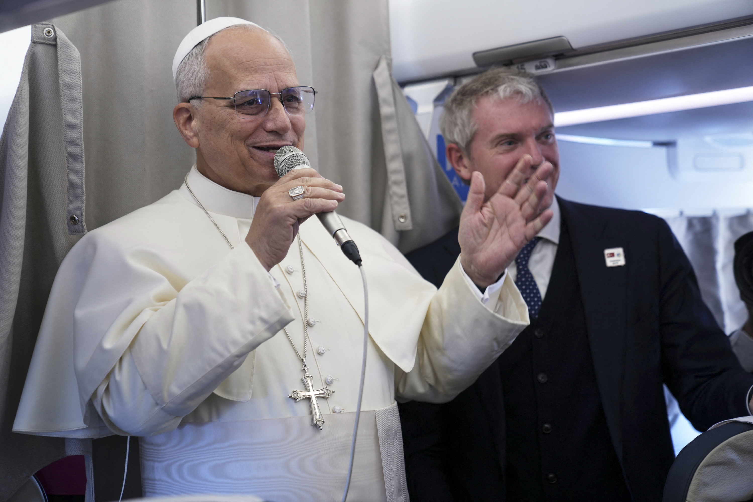 Pope Leo gets pumpkin pie on flight to Turkey