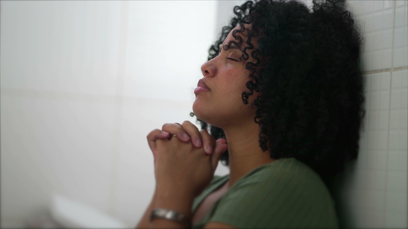6 Easy ways to pray if you're spiritually tired in 2026