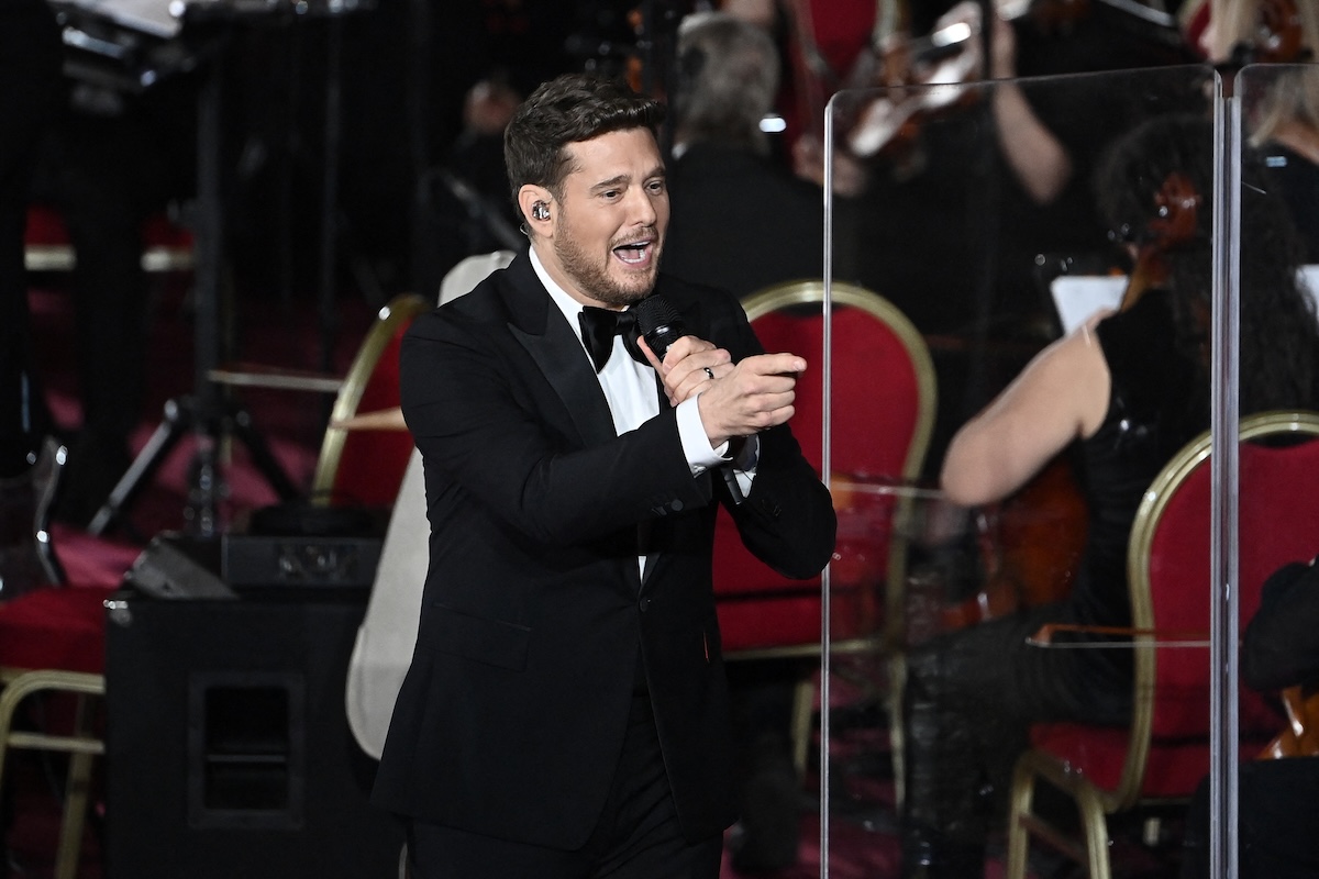 Michael Bublé Lights Up the Vatican With a Night of Holy Grace as Pope ...