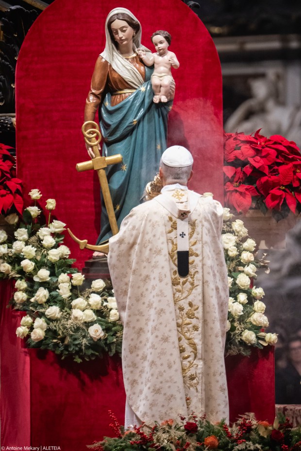A fragile tent: Pope's Christmas Day homily
