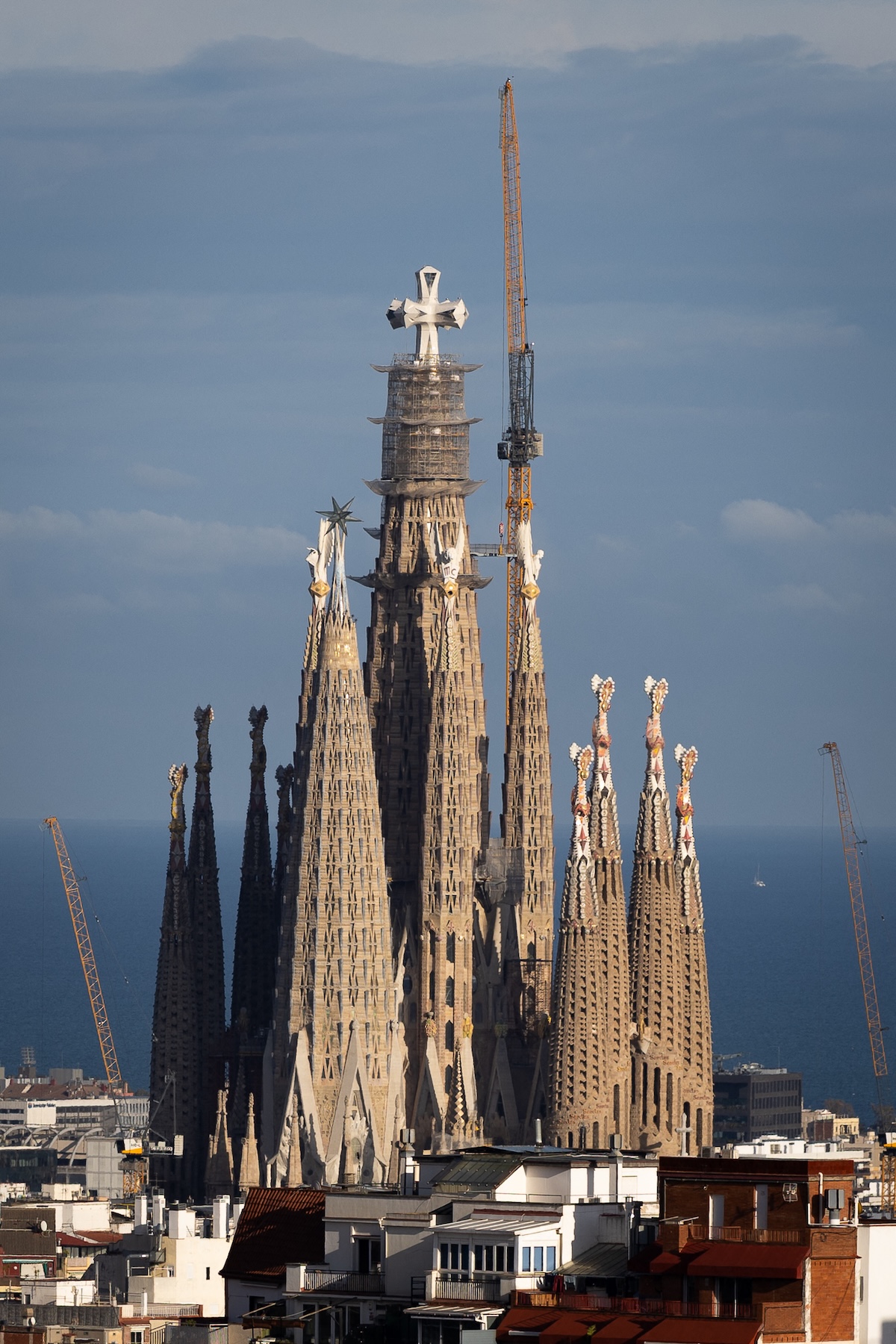 Incredible to see: Cross finally appears on Sagrada Família