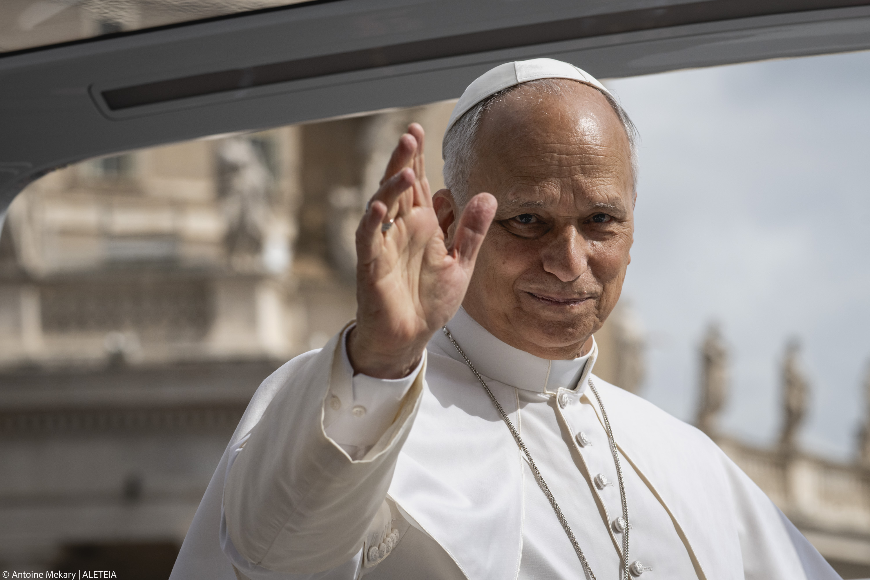 Honoring JPII, Pope looks at Vatican II text on Mary