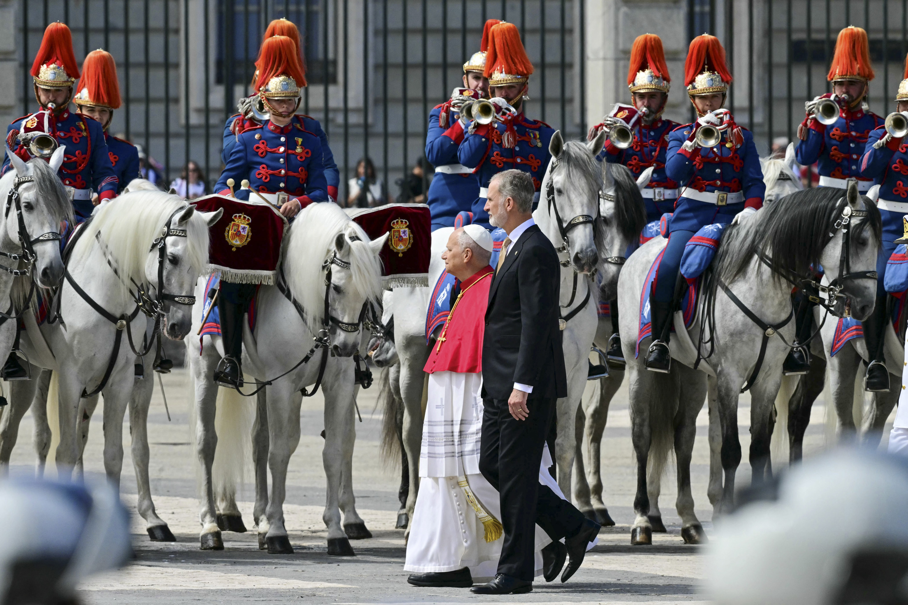 Pope Leo XIV laughs as AI “forgets” he is the pontiff